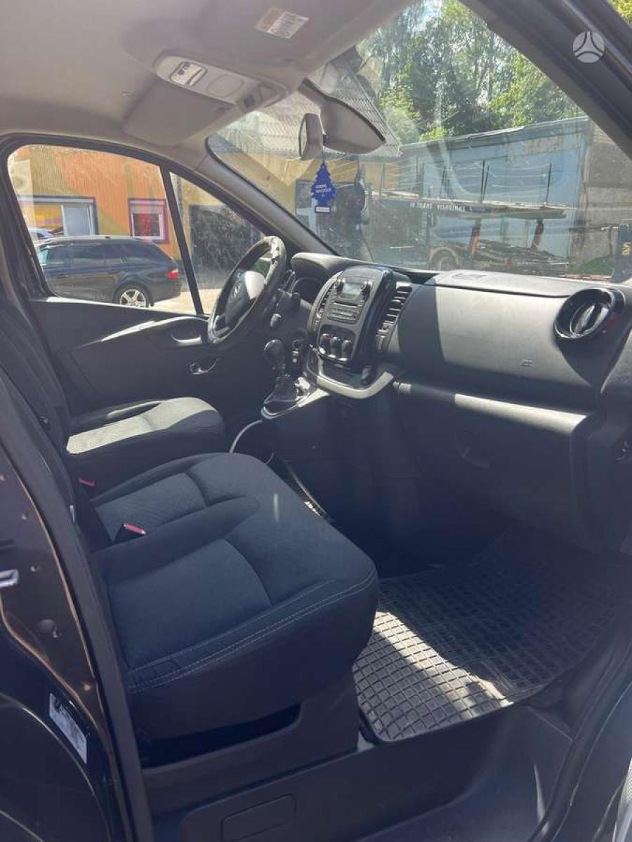 Black Opel Vivaro 2017 in Visaginas, with an engine capacity of 1.60 L and mileage of 201 thousand km for 12000 €, photo 8 on AUTOMOTO.COM.LV