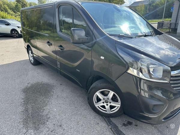 Black Opel Vivaro 2017 in Panevezys, with an engine capacity of 1.60 L and mileage of 186 thousand km for 7250 €, photo 4 on AUTOMOTO.COM.LV