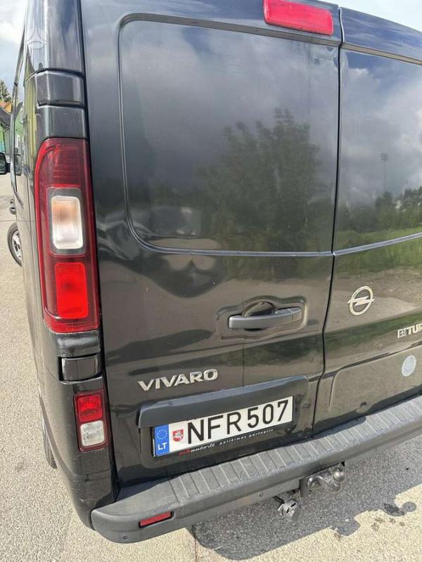 Black Opel Vivaro 2017 in Panevezys, with an engine capacity of 1.60 L and mileage of 186 thousand km for 7250 €, photo 9 on AUTOMOTO.COM.LV