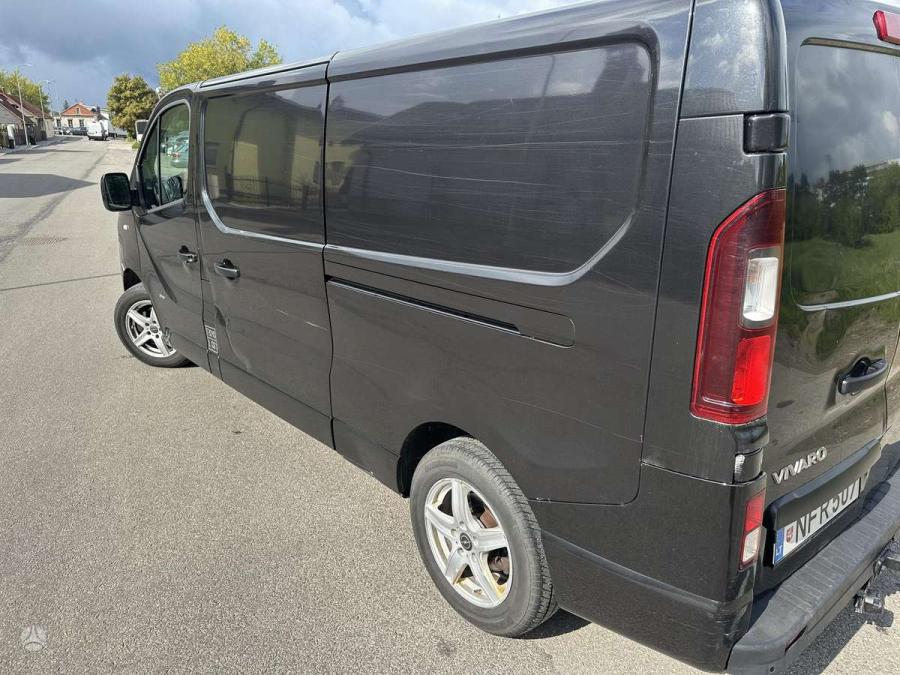 Black Opel Vivaro 2017 in Panevezys, with an engine capacity of 1.60 L and mileage of 186 thousand km for 7250 €, photo 11 on AUTOMOTO.COM.LV