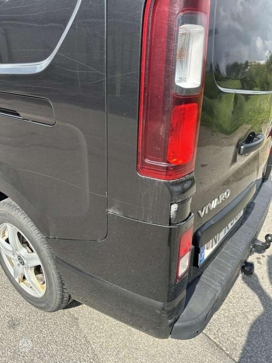 Black Opel Vivaro 2017 in Panevezys, with an engine capacity of 1.60 L and mileage of 186 thousand km for 7250 €, photo 12 on AUTOMOTO.COM.LV