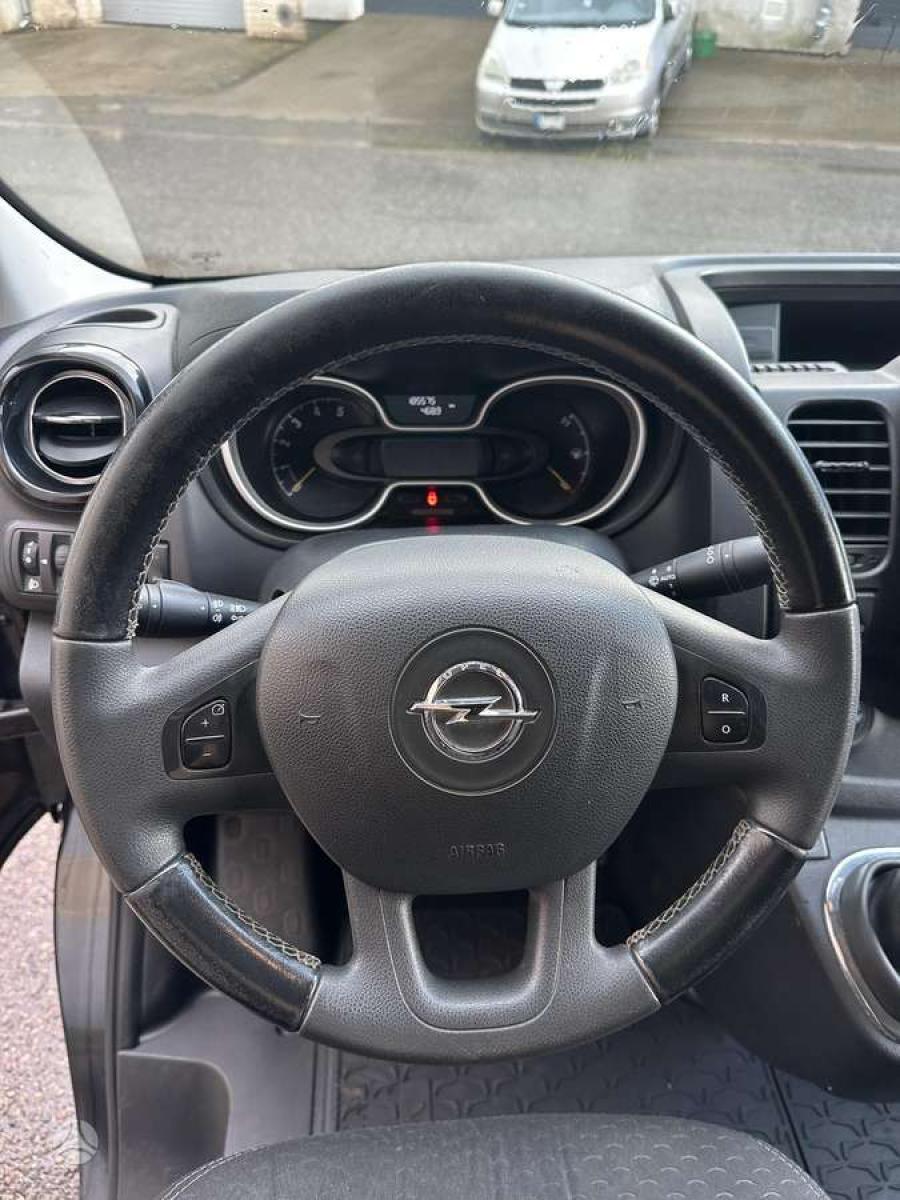 Black Opel Vivaro 2017 in Panevezys, with an engine capacity of 1.60 L and mileage of 186 thousand km for 7250 €, photo 22 on AUTOMOTO.COM.LV
