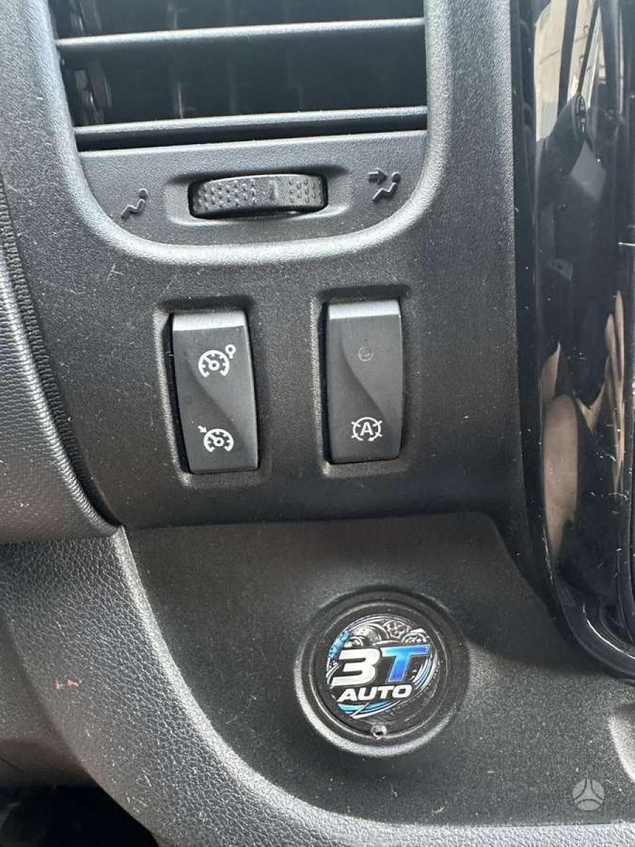 Black Opel Vivaro 2017 in Panevezys, with an engine capacity of 1.60 L and mileage of 186 thousand km for 7250 €, photo 24 on AUTOMOTO.COM.LV