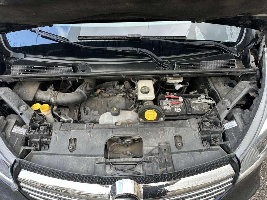 Black Opel Vivaro 2017 in Panevezys, with an engine capacity of 1.60 L and mileage of 186 thousand km for 7250 €, photo 25 on AUTOMOTO.COM.LV