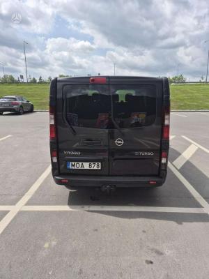 Black Opel Vivaro 2017 in Vilnius, with an engine capacity of 1.60 L and mileage of 223 thousand km for 11700 €, photo 3 on AUTOMOTO.COM.LV