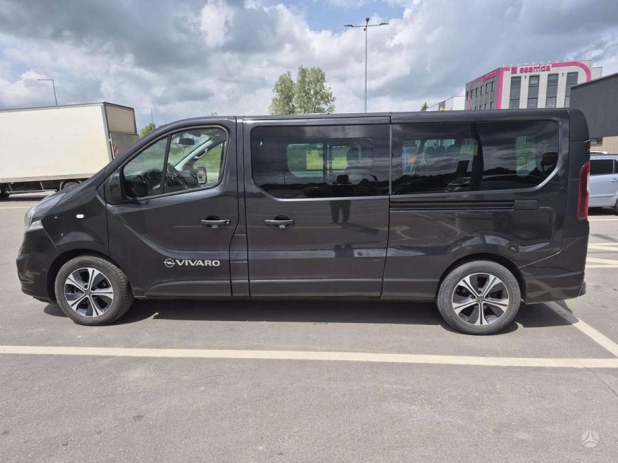 Black Opel Vivaro 2017 in Vilnius, with an engine capacity of 1.60 L and mileage of 223 thousand km for 11700 €, photo 4 on AUTOMOTO.COM.LV