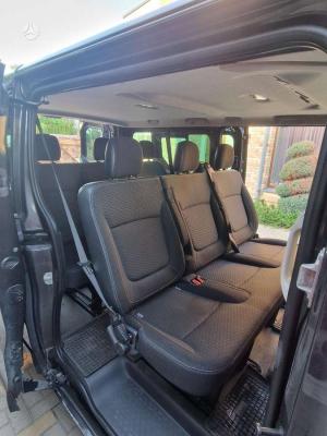 Black Opel Vivaro 2017 in Vilnius, with an engine capacity of 1.60 L and mileage of 223 thousand km for 11700 €, photo 7 on AUTOMOTO.COM.LV