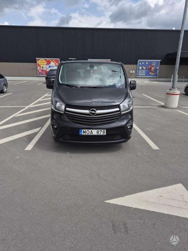 Black Opel Vivaro 2017 in Vilnius, with an engine capacity of 1.60 L and mileage of 223 thousand km for 11700 €, photo 9 on AUTOMOTO.COM.LV