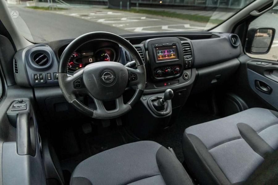 Melns Opel Vivaro 2018 Viļņa, ar dzinēja tilpumu 1.60 L un nobraukumu 247 tūkst. km par 10300 €, foto 13 vietnē AUTOMOTO.COM.LV