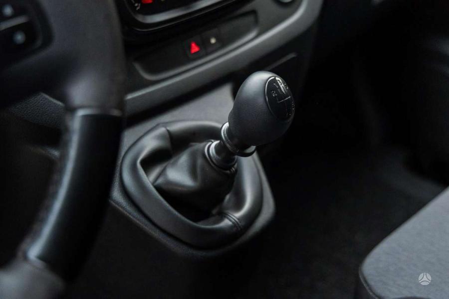 Melns Opel Vivaro 2018 Viļņa, ar dzinēja tilpumu 1.60 L un nobraukumu 247 tūkst. km par 10300 €, foto 17 vietnē AUTOMOTO.COM.LV