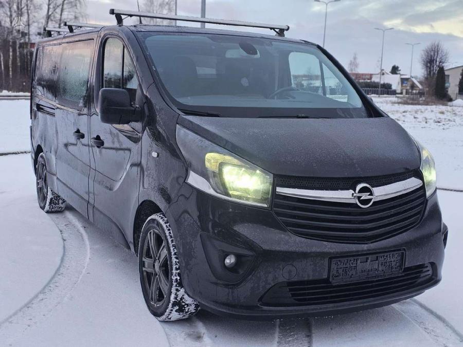 Black Opel Vivaro 2020 in Rokiskis, with an engine capacity of 1.70 L and mileage of 340 thousand km for 5650 €, photo 3 on AUTOMOTO.COM.LV