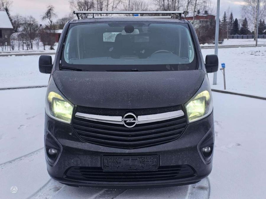 Black Opel Vivaro 2020 in Rokiskis, with an engine capacity of 1.70 L and mileage of 340 thousand km for 5650 €, photo 5 on AUTOMOTO.COM.LV