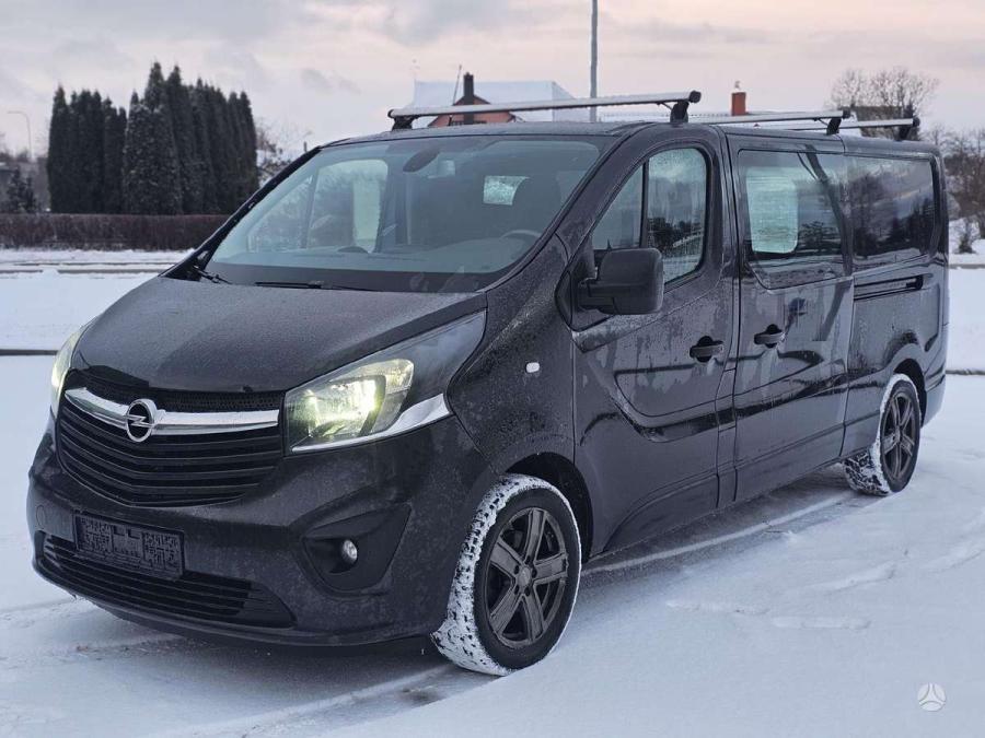 Black Opel Vivaro 2020 in Rokiskis, with an engine capacity of 1.70 L and mileage of 340 thousand km for 5650 €, photo 8 on AUTOMOTO.COM.LV