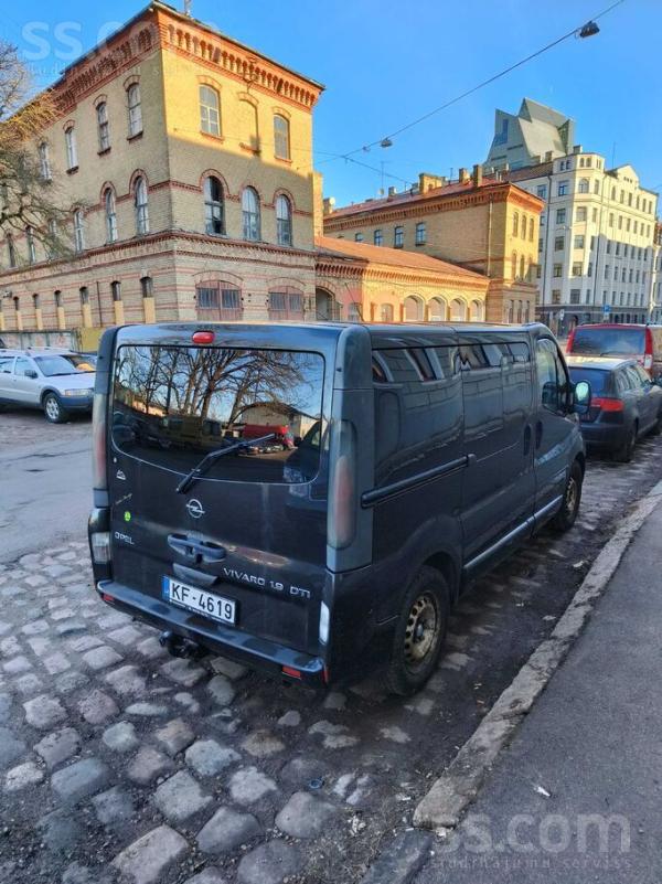 Melns Opel Vivaro 2003 Rīga, ar dzinēja tilpumu 1.90 L un nobraukumu 380 tūkst. km par 2300 €, foto 2 vietnē AUTOMOTO.COM.LV