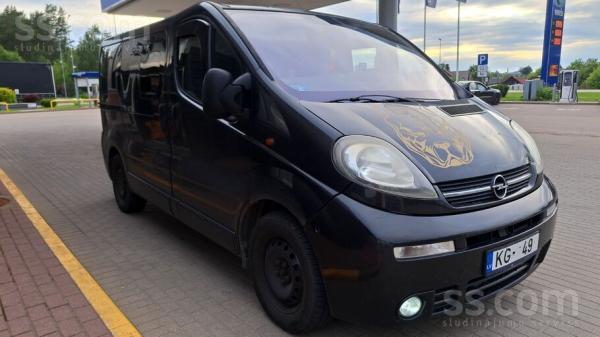 Black Opel Vivaro 2003 in Daugavpils, with an engine capacity of 1.90 L and mileage of 381 thousand km for 3300 €, photo 3 on AUTOMOTO.COM.LV