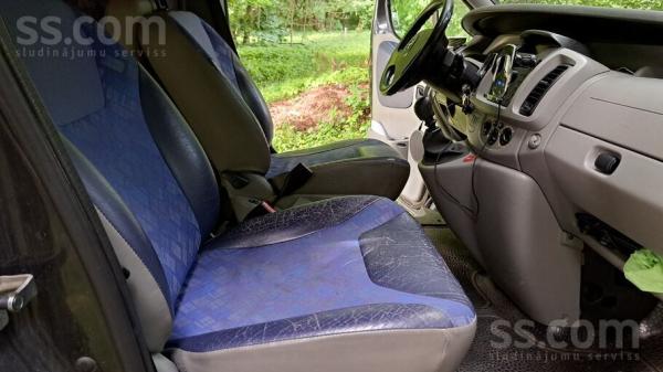 Black Opel Vivaro 2003 in Daugavpils, with an engine capacity of 1.90 L and mileage of 381 thousand km for 3300 €, photo 10 on AUTOMOTO.COM.LV