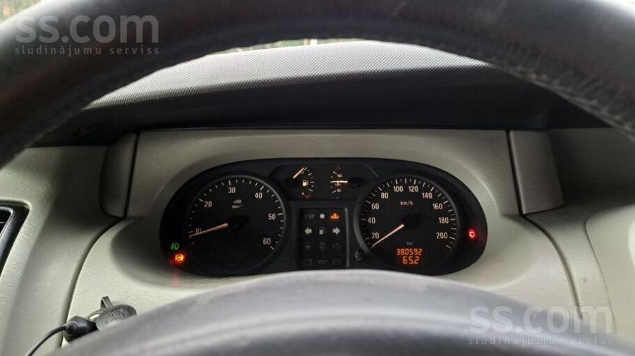 Black Opel Vivaro 2003 in Daugavpils, with an engine capacity of 1.90 L and mileage of 381 thousand km for 3300 €, photo 20 on AUTOMOTO.COM.LV