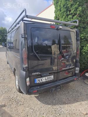 Black Opel Vivaro 2003 in Tukums, with an engine capacity of 2.50 L and mileage of 440 thousand km for 2200 €, photo 4 on AUTOMOTO.COM.LV