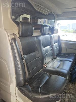 Black Opel Vivaro 2003 in Tukums, with an engine capacity of 2.50 L and mileage of 440 thousand km for 2200 €, photo 5 on AUTOMOTO.COM.LV