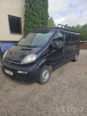 Black Opel Vivaro 2003 in Tukums, with an engine capacity of 2.50 L and mileage of 440 thousand km for 2200 €, photo 1 on AUTOMOTO.COM.LV