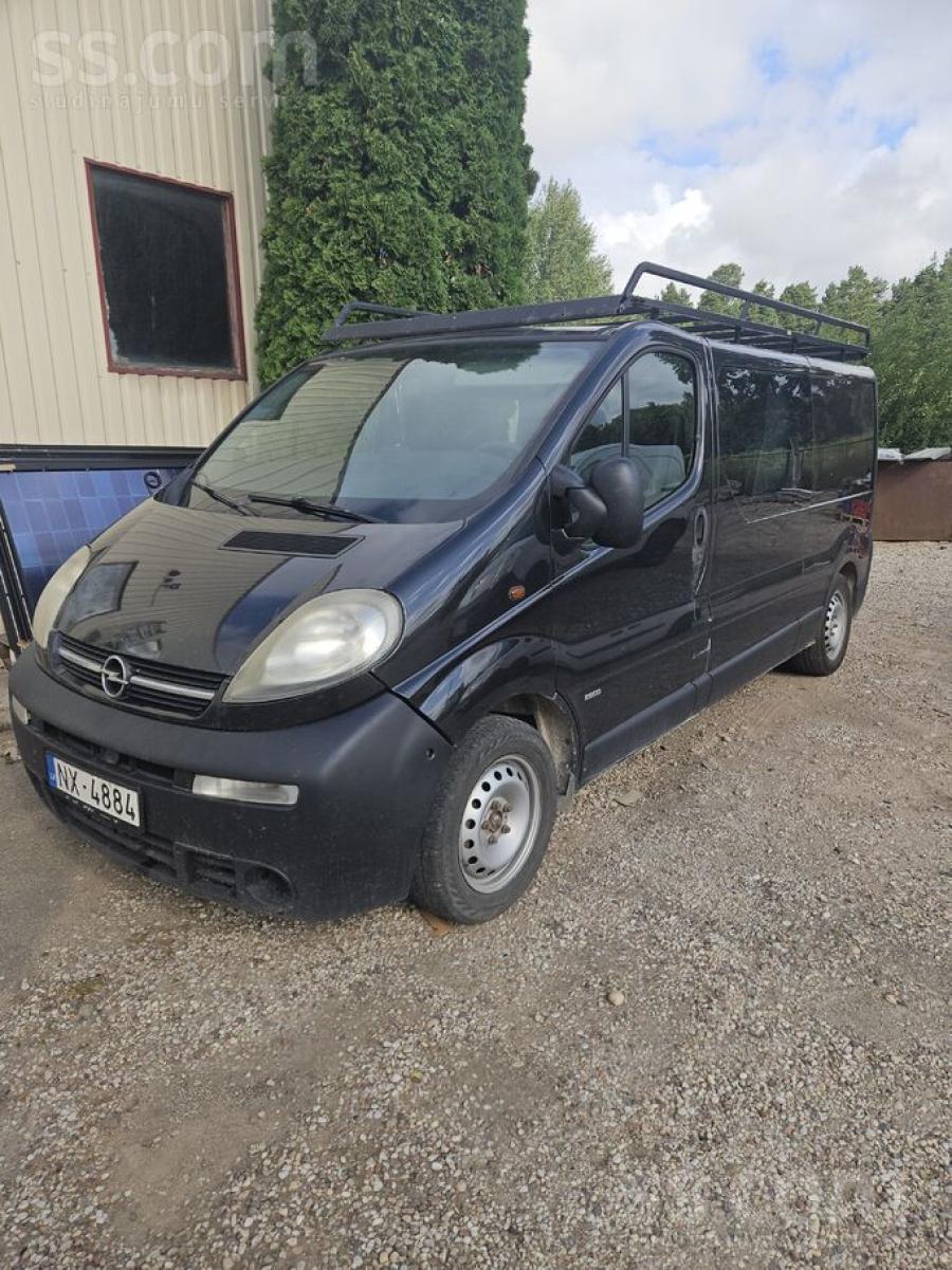 Black Opel Vivaro 2003 in Tukums, with an engine capacity of 2.50 L and mileage of 440 thousand km for 2200 €, photo 1 on AUTOMOTO.COM.LV