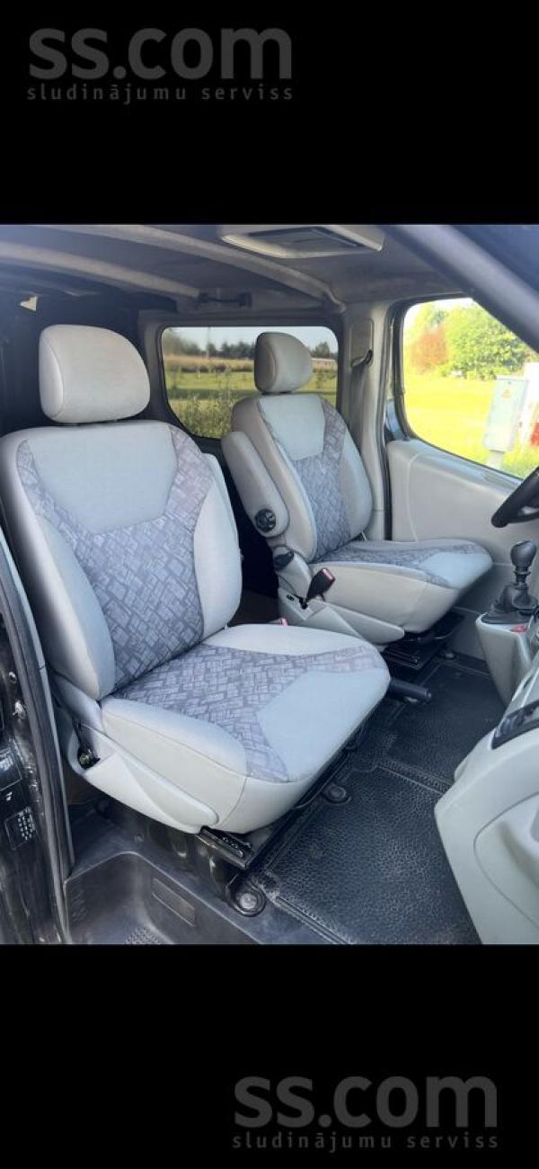 Black Opel Vivaro 2004 in Ogre, with an engine capacity of 2.50 L and mileage of 566 thousand km for 3300 €, photo 6 on AUTOMOTO.COM.LV