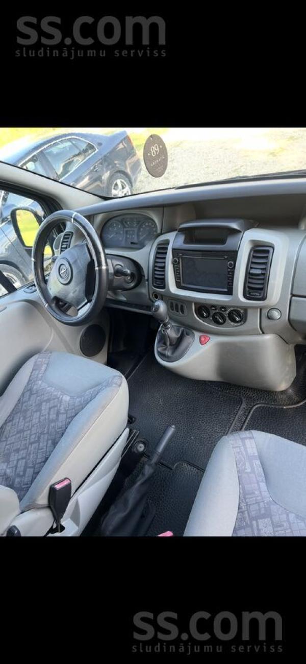 Black Opel Vivaro 2004 in Ogre, with an engine capacity of 2.50 L and mileage of 566 thousand km for 3300 €, photo 7 on AUTOMOTO.COM.LV