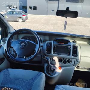 Melns Opel Vivaro 2004 Rīga, ar dzinēja tilpumu 2.50 L un nobraukumu 440 tūkst. km par 4700 €, foto 5 vietnē AUTOMOTO.COM.LV
