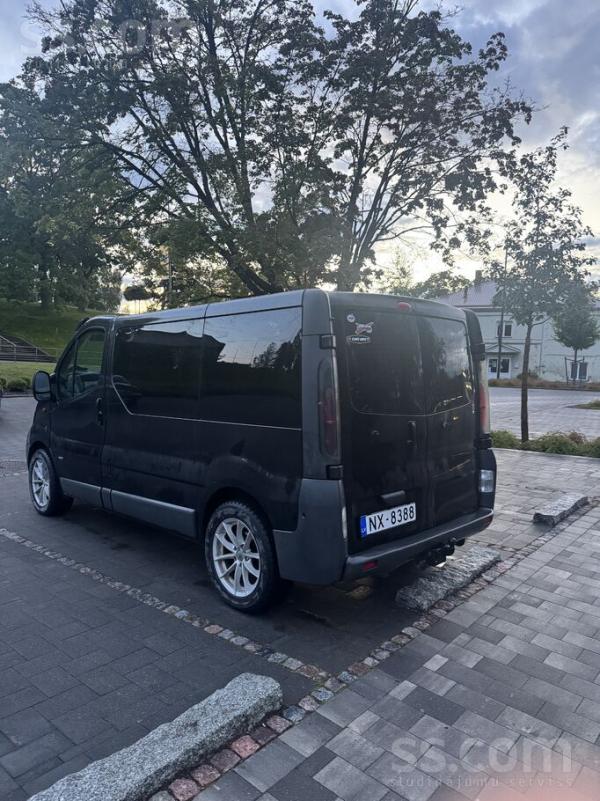 Melns Opel Vivaro 2005 Valka, ar dzinēja tilpumu 2.50 L un nobraukumu 560 tūkst. km par 3200 €, foto 3 vietnē AUTOMOTO.COM.LV