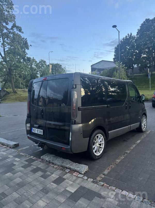 Melns Opel Vivaro 2005 Valka, ar dzinēja tilpumu 2.50 L un nobraukumu 560 tūkst. km par 3200 €, foto 4 vietnē AUTOMOTO.COM.LV