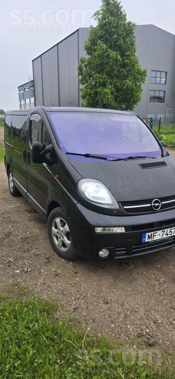 Melns Opel Vivaro 2005 Rēzekne, ar dzinēja tilpumu 1.90 L un nobraukumu 286 tūkst. km par 4850 €, foto 1 vietnē AUTOMOTO.COM.LV