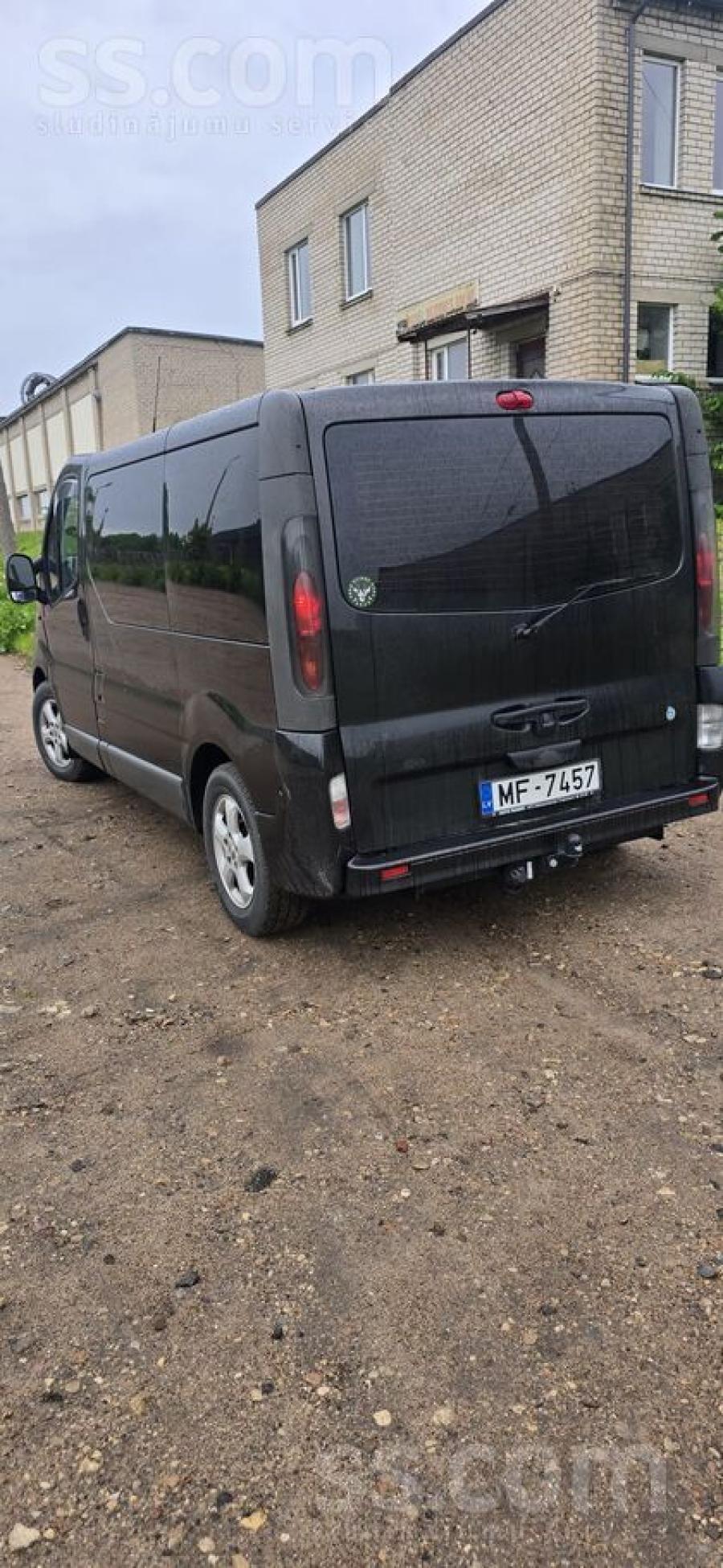 Melns Opel Vivaro 2005 Rēzekne, ar dzinēja tilpumu 1.90 L un nobraukumu 286 tūkst. km par 4850 €, foto 3 vietnē AUTOMOTO.COM.LV