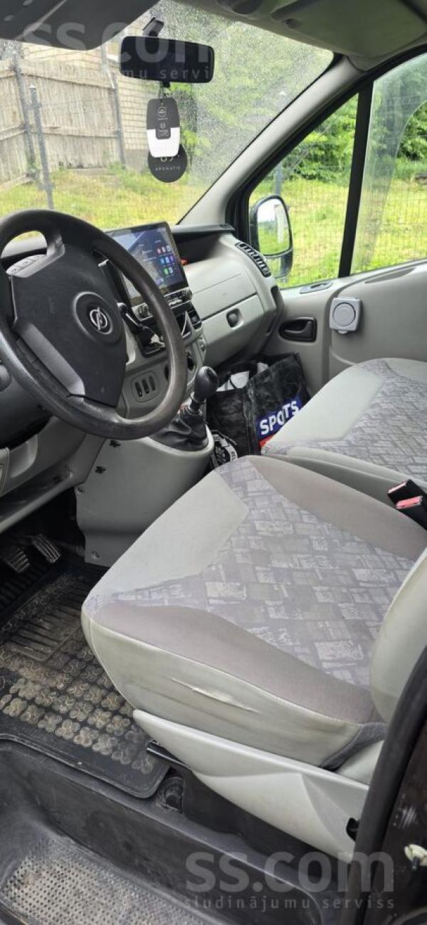 Melns Opel Vivaro 2005 Rēzekne, ar dzinēja tilpumu 1.90 L un nobraukumu 286 tūkst. km par 4850 €, foto 5 vietnē AUTOMOTO.COM.LV