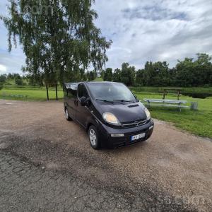 Black Opel Vivaro 2005 in Bauska, with an engine capacity of 2.50 L and mileage of 487 thousand km for 3900 €, photo  on AUTOMOTO.COM.LV