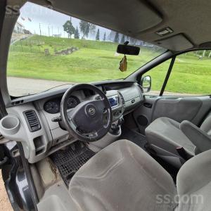 Melns Opel Vivaro 2005 Bauska, ar dzinēja tilpumu 2.50 L un nobraukumu 487 tūkst. km par 3900 €, foto 7 vietnē AUTOMOTO.COM.LV