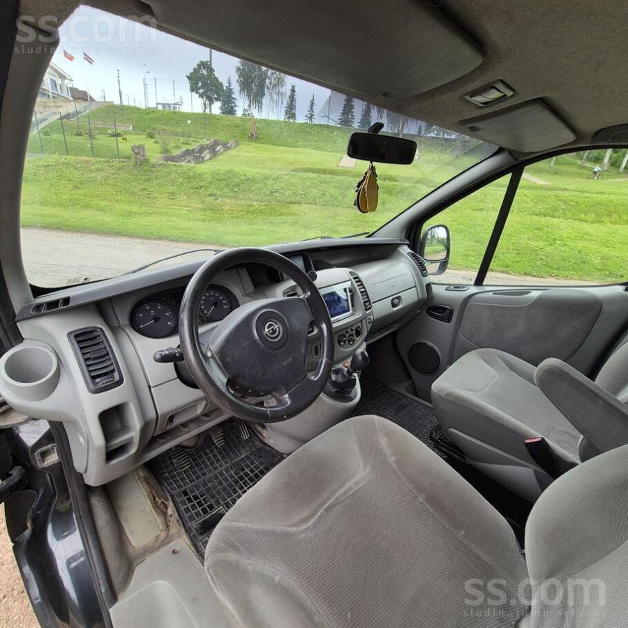 Melns Opel Vivaro 2005 Bauska, ar dzinēja tilpumu 2.50 L un nobraukumu 487 tūkst. km par 3900 €, foto 7 vietnē AUTOMOTO.COM.LV
