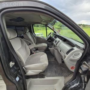 Melns Opel Vivaro 2005 Bauska, ar dzinēja tilpumu 2.50 L un nobraukumu 487 tūkst. km par 3900 €, foto 9 vietnē AUTOMOTO.COM.LV