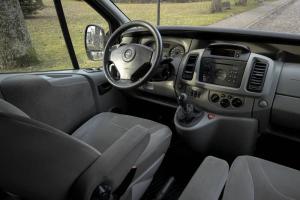 Black Opel Vivaro 2005 in Jelgava, with an engine capacity of 1.90 L and mileage of 365 thousand km for 4900 €, photo 8 on AUTOMOTO.COM.LV