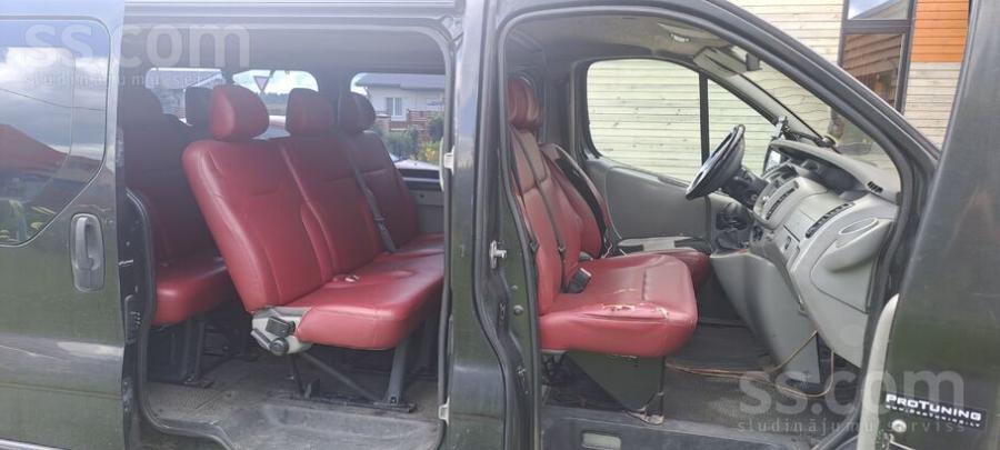 Melns Opel Vivaro 2005 Rīga, ar dzinēja tilpumu 2.50 L un nobraukumu 501 tūkst. km par 1000 €, foto 5 vietnē AUTOMOTO.COM.LV