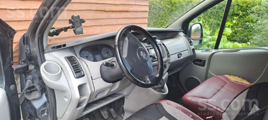 Melns Opel Vivaro 2005 Rīga, ar dzinēja tilpumu 2.50 L un nobraukumu 501 tūkst. km par 1000 €, foto 6 vietnē AUTOMOTO.COM.LV