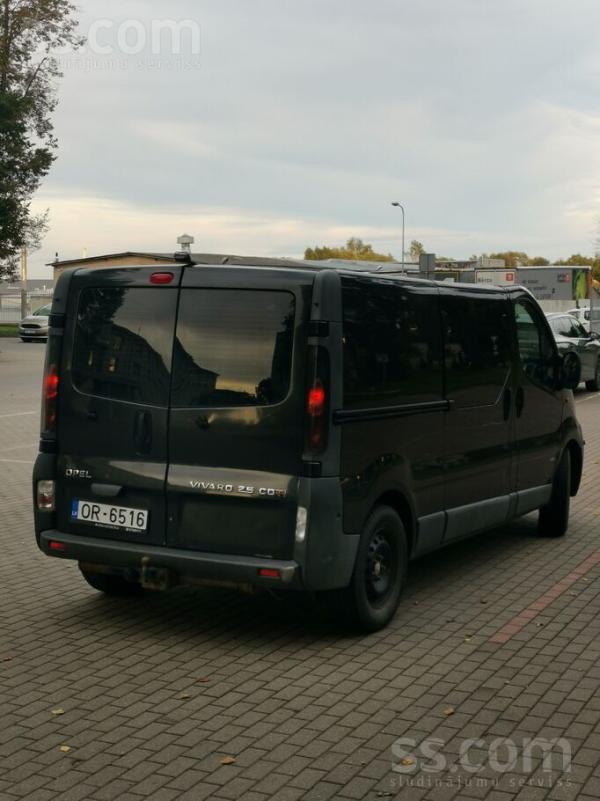 Melns Opel Vivaro 2005 Rīga, ar dzinēja tilpumu 2.50 L un nobraukumu 426 tūkst. km par 4490 €, foto 5 vietnē AUTOMOTO.COM.LV