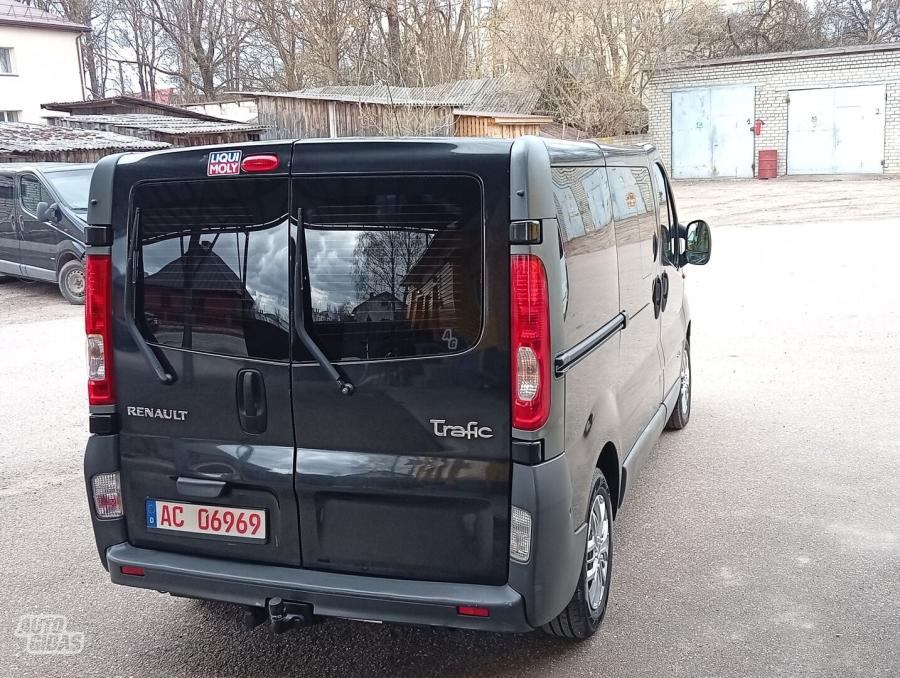 Black Opel Vivaro 2006 in Vilnius, with an engine capacity of 2.00 L and mileage of 212 thousand km for 5050 €, photo 5 on AUTOMOTO.COM.LV