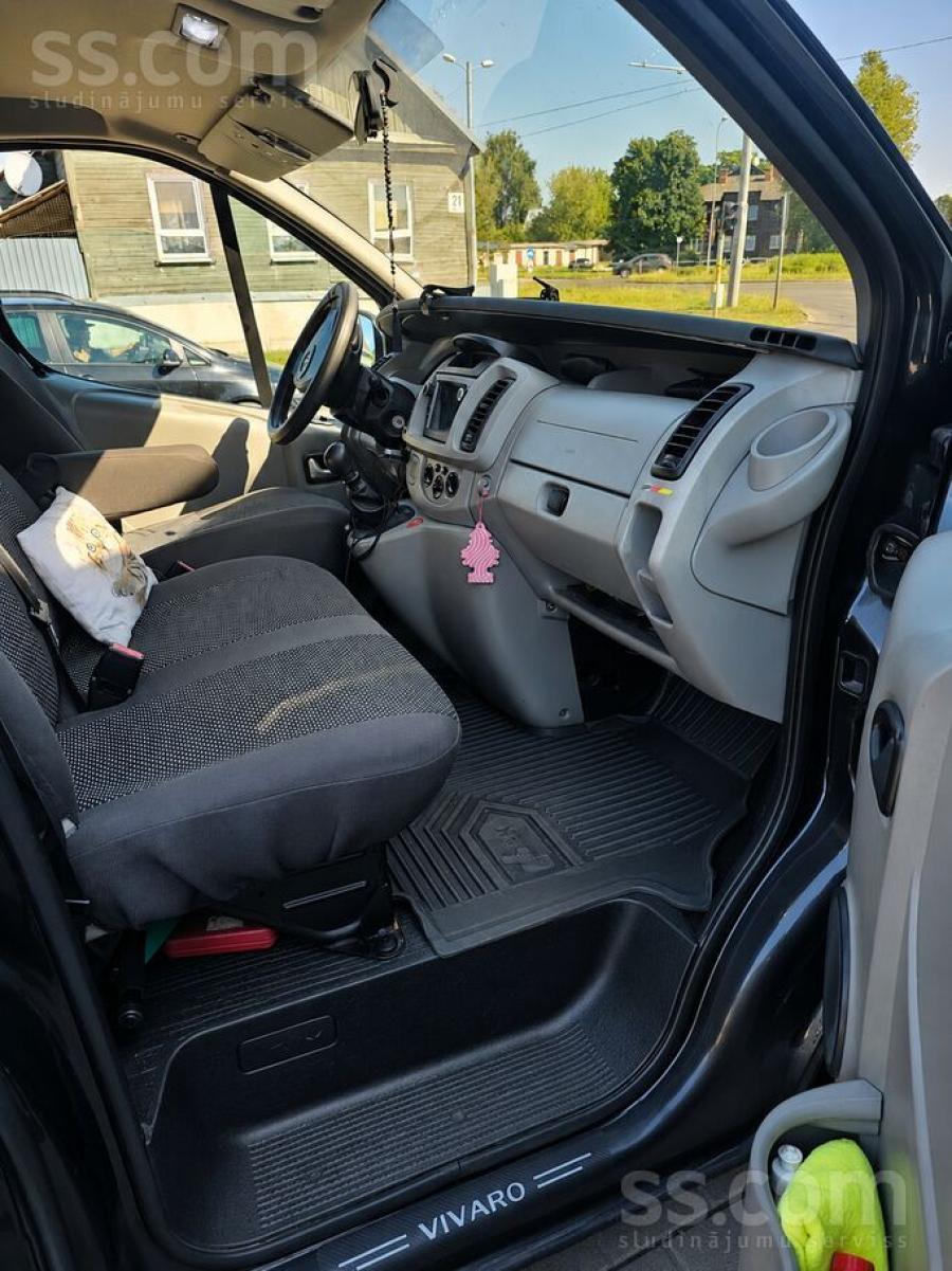 Black Opel Vivaro 2006 in Daugavpils, with an engine capacity of 1.90 L and mileage of 323 thousand km for 5950 €, photo 9 on AUTOMOTO.COM.LV