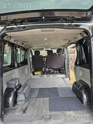 Black Opel Vivaro 2006 in Daugavpils, with an engine capacity of 1.90 L and mileage of 323 thousand km for 5950 €, photo 15 on AUTOMOTO.COM.LV