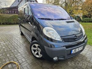 Melns Opel Vivaro 2006 Jelgava, ar dzinēja tilpumu 2.50 L un nobraukumu 340 tūkst. km par 6000 €, foto  vietnē AUTOMOTO.COM.LV