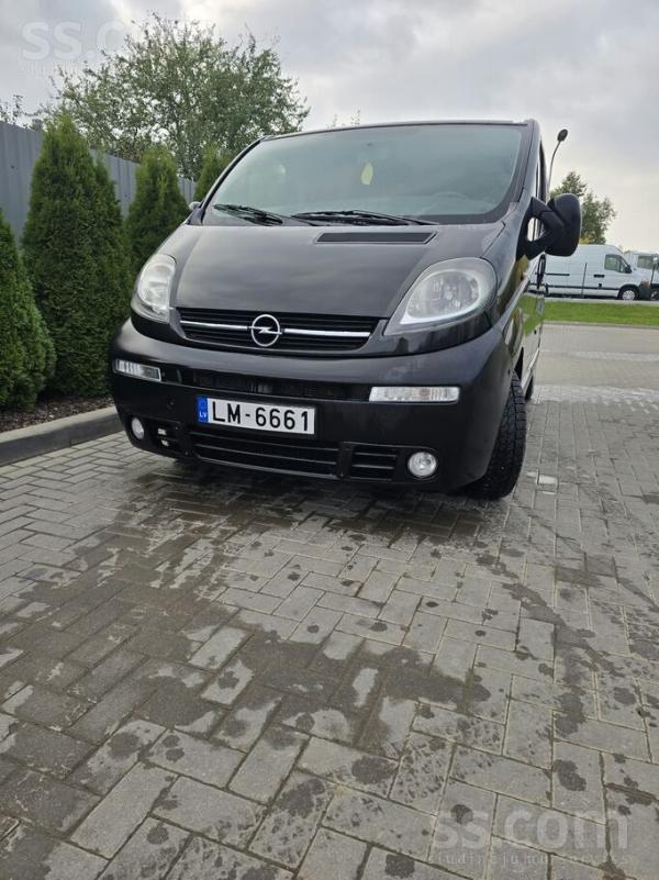 Melns Opel Vivaro 2006 Rēzekne, ar dzinēja tilpumu 2.50 L un nobraukumu 420 tūkst. km par 3500 €, foto 1 vietnē AUTOMOTO.COM.LV