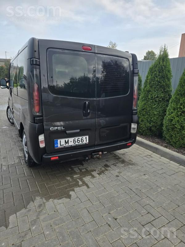 Melns Opel Vivaro 2006 Rēzekne, ar dzinēja tilpumu 2.50 L un nobraukumu 420 tūkst. km par 3500 €, foto 7 vietnē AUTOMOTO.COM.LV
