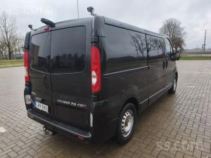 Black Opel Vivaro 2007 in Cesis, with an engine capacity of 2.50 L and mileage of 375 thousand km for 3990 €, photo 3 on AUTOMOTO.COM.LV