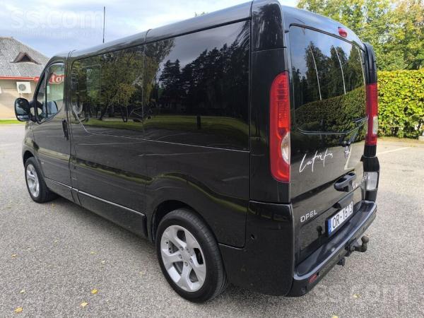 Black Opel Vivaro 2007 in Valmiera, with an engine capacity of 2.50 L and mileage of 341 thousand km for 9500 €, photo 7 on AUTOMOTO.COM.LV