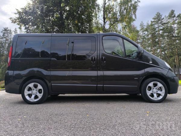 Black Opel Vivaro 2007 in Valmiera, with an engine capacity of 2.50 L and mileage of 341 thousand km for 9500 €, photo 10 on AUTOMOTO.COM.LV